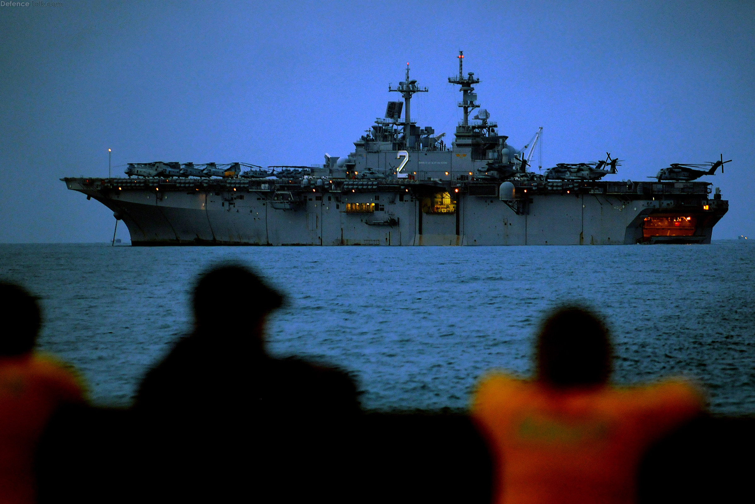 USS Essex (LHD 2) | DefenceTalk Forum