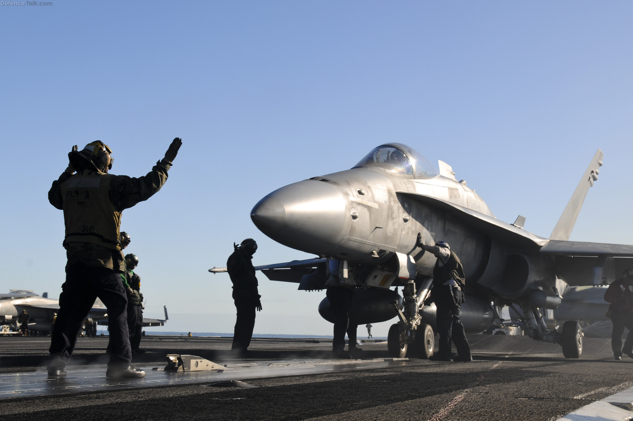 US Navy F/A-18C Hornet | Defence Forum & Military Photos - DefenceTalk US Navy F/A-18C Hornet | Defence Forum & Military Photos - DefenceTalk