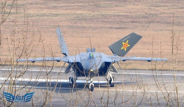 China's Chengdu J-20 Stealth Fighter Aircraft Pictures Gallery ...