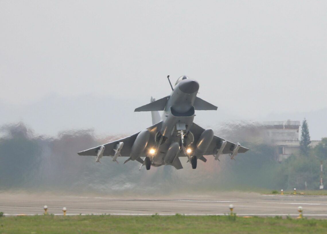 DefenceTalk | Defense News Military Forum Pictures